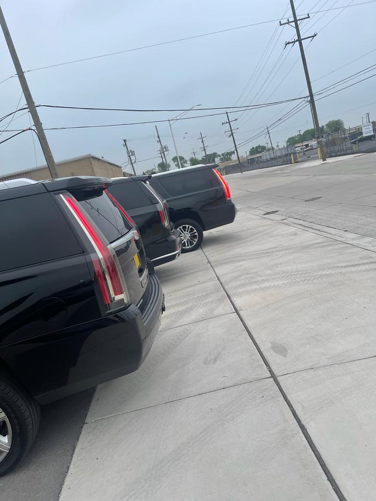 Luxury Limousine in Chicago - Chicago Limo Transportation